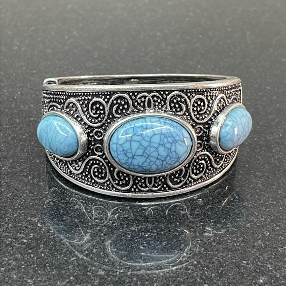 Jewelry | Silver Stone Look Bracelet | Poshmark
